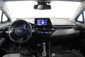 Black Toyota C-HR 2023 in Tallinn, with an engine capacity of 1.80 L and mileage of 31 thousand km for 24990 €, photo 9 on AUTOMOTO.COM.LV