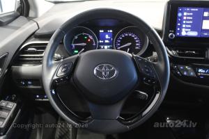 Black Toyota C-HR 2023 in Tallinn, with an engine capacity of 1.80 L and mileage of 31 thousand km for 24990 €, photo 13 on AUTOMOTO.COM.LV