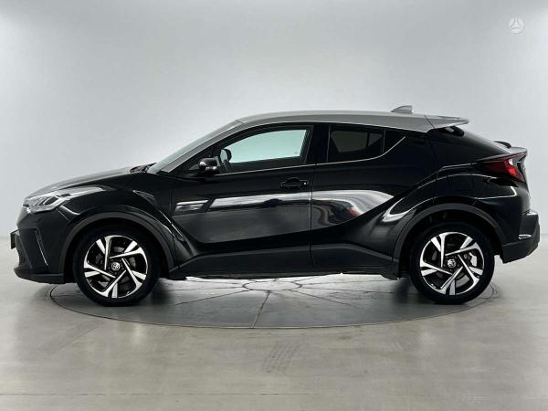 Черный Тойота C-HR 2023 в Вильнюс, объемом двигателя 1.80 л и пробегом 85 тыс. км за 24900 €, фото 4 на AUTOMOTO.COM.LV