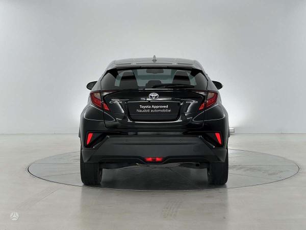 Черный Тойота C-HR 2023 в Вильнюс, объемом двигателя 1.80 л и пробегом 85 тыс. км за 24900 €, фото 5 на AUTOMOTO.COM.LV