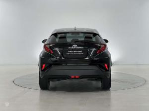 Black Toyota C-HR 2023 in Vilnius, with an engine capacity of 1.80 L and mileage of 85 thousand km for 24900 €, photo 5 on AUTOMOTO.COM.LV