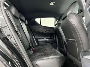 Black Toyota C-HR 2023 in Vilnius, with an engine capacity of 1.80 L and mileage of 85 thousand km for 24900 €, photo 8 on AUTOMOTO.COM.LV
