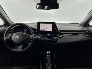 Black Toyota C-HR 2023 in Vilnius, with an engine capacity of 1.80 L and mileage of 85 thousand km for 24900 €, photo 9 on AUTOMOTO.COM.LV