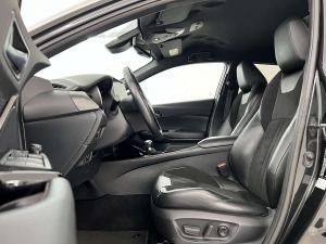 Black Toyota C-HR 2023 in Vilnius, with an engine capacity of 1.80 L and mileage of 85 thousand km for 24900 €, photo 12 on AUTOMOTO.COM.LV