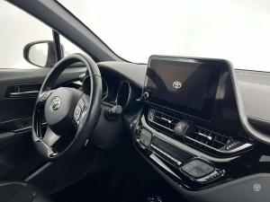 Black Toyota C-HR 2023 in Vilnius, with an engine capacity of 1.80 L and mileage of 85 thousand km for 24900 €, photo 15 on AUTOMOTO.COM.LV