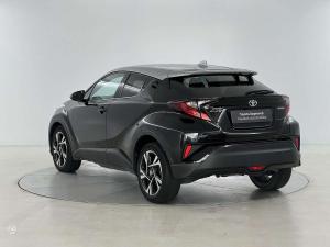 Black Toyota C-HR 2023 in Vilnius, with an engine capacity of 1.80 L and mileage of 85 thousand km for 24900 €, photo 18 on AUTOMOTO.COM.LV