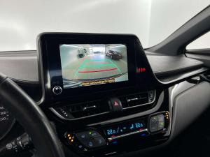 Black Toyota C-HR 2023 in Vilnius, with an engine capacity of 1.80 L and mileage of 85 thousand km for 24900 €, photo 23 on AUTOMOTO.COM.LV
