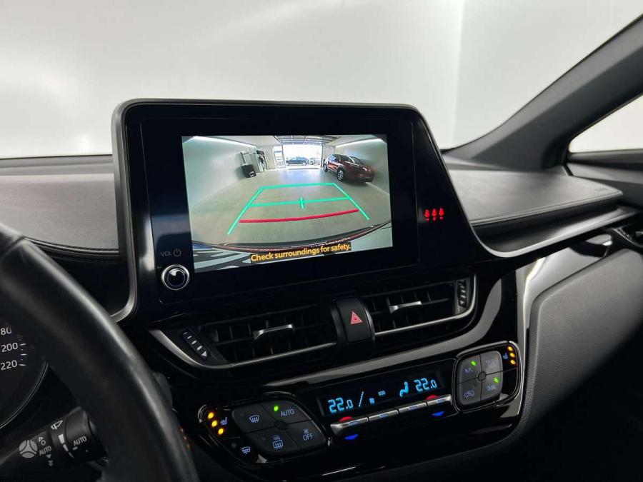 Black Toyota C-HR 2023 in Vilnius, with an engine capacity of 1.80 L and mileage of 85 thousand km for 24900 €, photo 23 on AUTOMOTO.COM.LV