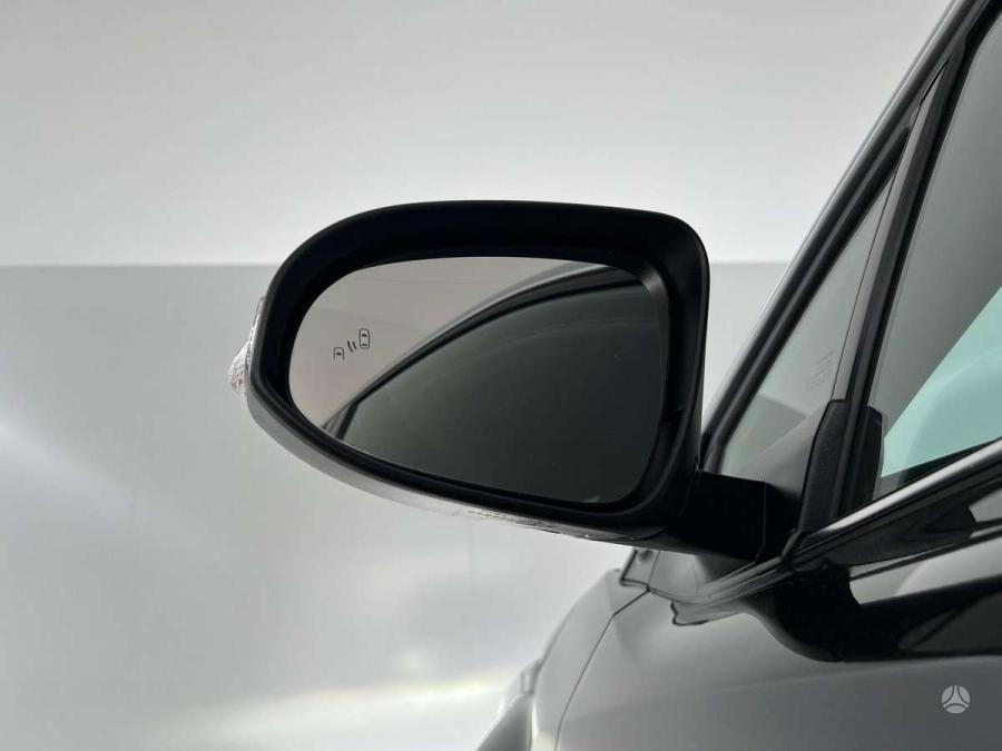 Black Toyota C-HR 2023 in Vilnius, with an engine capacity of 1.80 L and mileage of 85 thousand km for 24900 €, photo 27 on AUTOMOTO.COM.LV