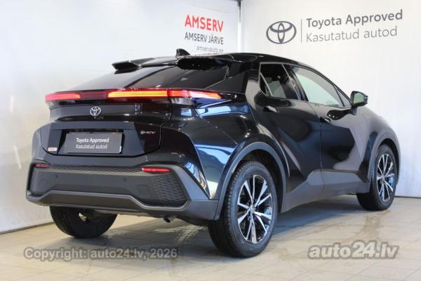 Melns Toyota C-HR 2024 Tallina, ar dzinēja tilpumu 1.80 L un nobraukumu 18 tūkst. km par 27990 €, foto 2 vietnē AUTOMOTO.COM.LV
