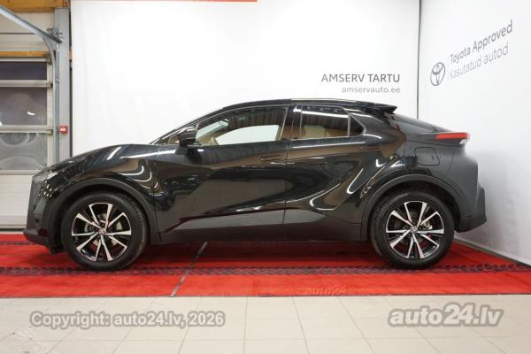 Black Toyota C-HR 2024 in Tartu, with an engine capacity of 1.80 L and mileage of 31 thousand km for 27990 €, photo 2 on AUTOMOTO.COM.LV