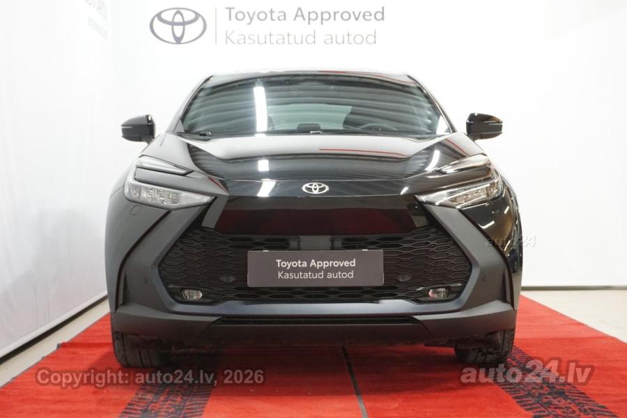 Black Toyota C-HR 2024 in Tartu, with an engine capacity of 1.80 L and mileage of 31 thousand km for 27990 €, photo 3 on AUTOMOTO.COM.LV