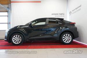 Black Toyota C-HR 2024 in Tartu, with an engine capacity of 1.80 L and mileage of 43 thousand km for 26990 €, photo 3 on AUTOMOTO.COM.LV