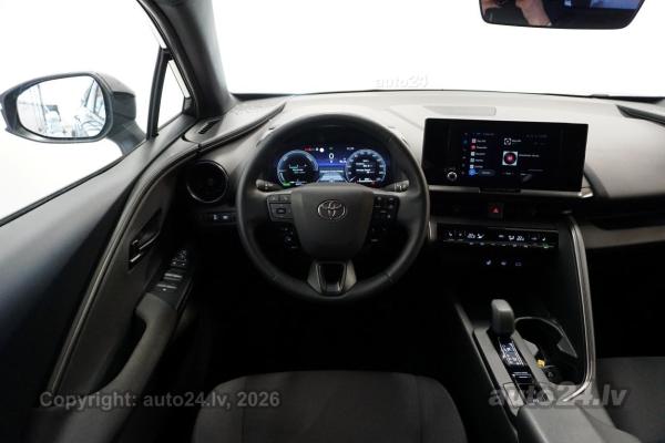 Black Toyota C-HR 2024 in Tartu, with an engine capacity of 1.80 L and mileage of 43 thousand km for 26990 €, photo 9 on AUTOMOTO.COM.LV