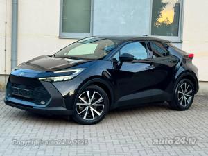 Black Toyota C-HR 2024 in Tallinn, with an engine capacity of 2.00 L and mileage of 44 thousand km for 33900 €, photo  on AUTOMOTO.COM.LV