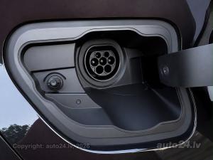 Black Toyota C-HR 2024 in Tallinn, with an engine capacity of 2.00 L and mileage of 44 thousand km for 33900 €, photo 9 on AUTOMOTO.COM.LV