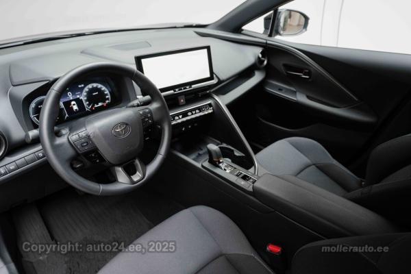 Black Toyota C-HR 2025 in Tallinn, with an engine capacity of 1.80 L and mileage of 12 thousand km for 32900 €, photo 11 on AUTOMOTO.COM.LV