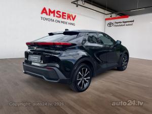 Черный Тойота C-HR 2025 в Пайде, объемом двигателя 1.80 л и пробегом 27 тыс. км за 28990 €, фото 3 на AUTOMOTO.COM.LV