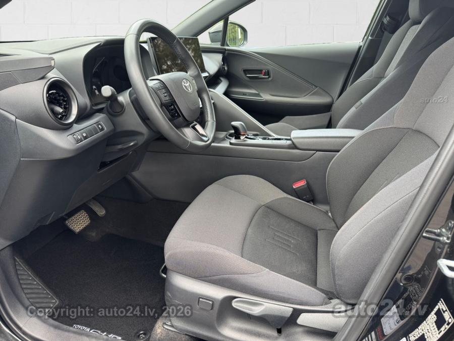 Черный Тойота C-HR 2025 в Пайде, объемом двигателя 1.80 л и пробегом 27 тыс. км за 28990 €, фото 12 на AUTOMOTO.COM.LV