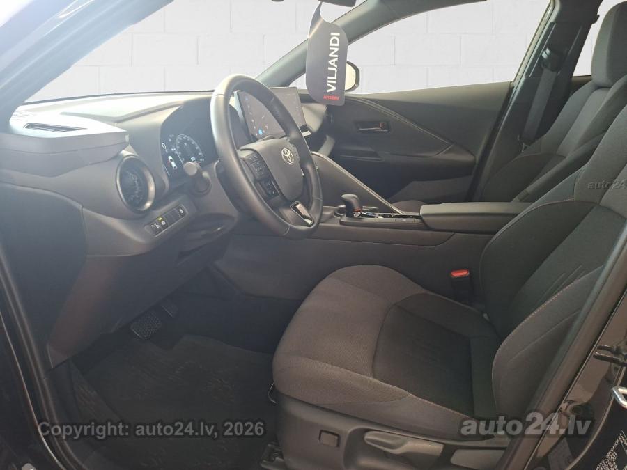 Black Toyota C-HR 2025 in Viljandi, with an engine capacity of 1.80 L and mileage of 25 thousand km for 28990 €, photo 12 on AUTOMOTO.COM.LV