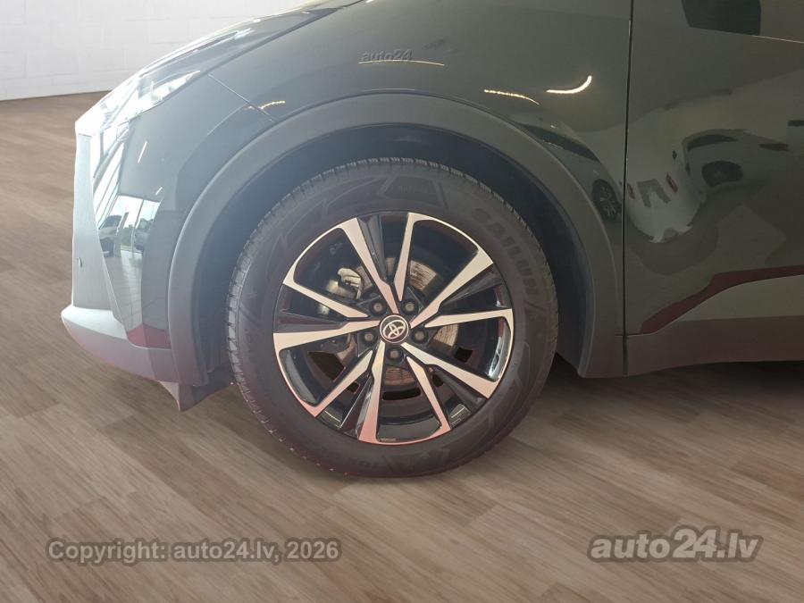Black Toyota C-HR 2025 in Viljandi, with an engine capacity of 1.80 L and mileage of 25 thousand km for 28990 €, photo 16 on AUTOMOTO.COM.LV