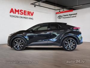 Melns Toyota C-HR 2025 Tallina, ar dzinēja tilpumu 1.80 L un nobraukumu 33 tūkst. km par 28990 €, foto 4 vietnē AUTOMOTO.COM.LV