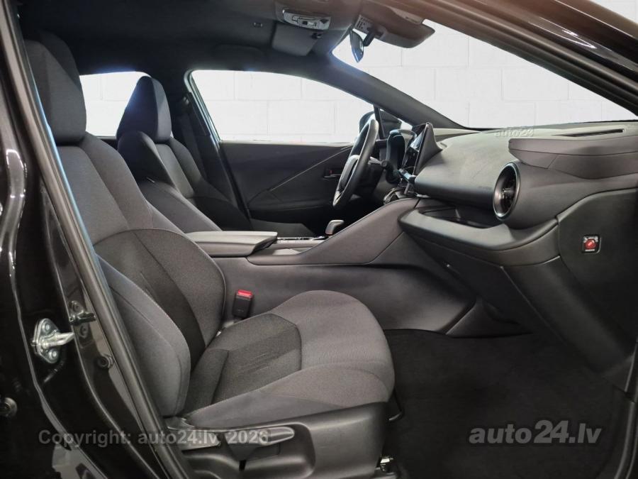 Melns Toyota C-HR 2025 Tallina, ar dzinēja tilpumu 1.80 L un nobraukumu 33 tūkst. km par 28990 €, foto 7 vietnē AUTOMOTO.COM.LV