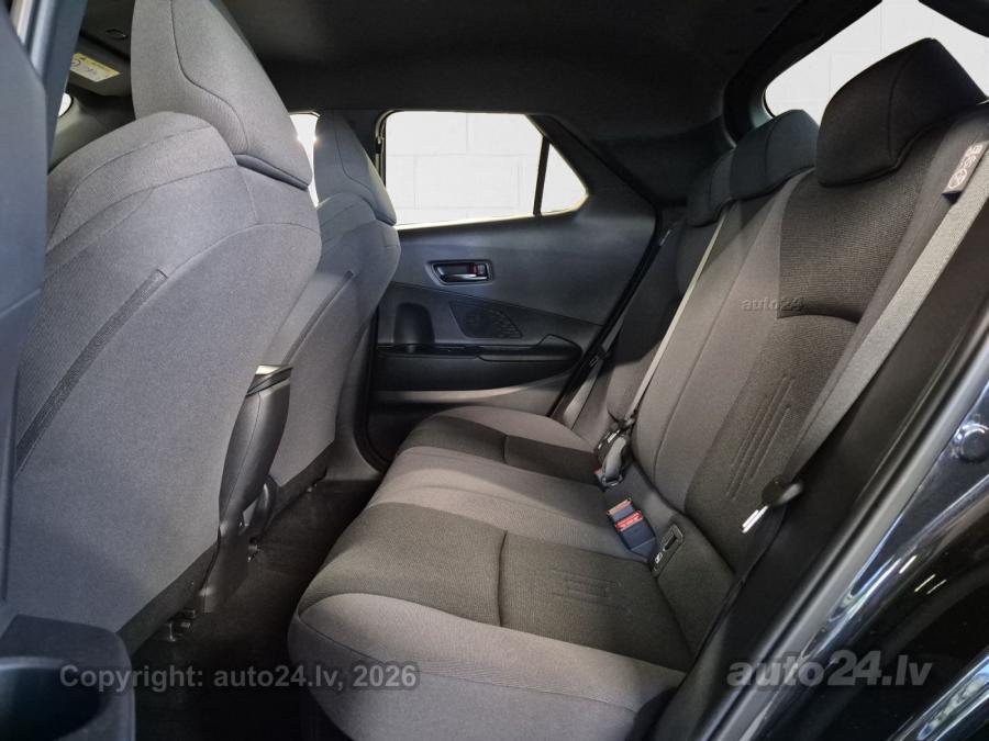Melns Toyota C-HR 2025 Tallina, ar dzinēja tilpumu 1.80 L un nobraukumu 33 tūkst. km par 28990 €, foto 18 vietnē AUTOMOTO.COM.LV