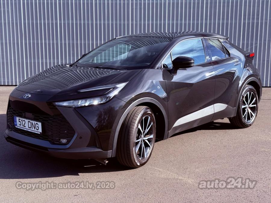 Melns Toyota C-HR 2025 Tallina, ar dzinēja tilpumu 1.80 L un nobraukumu 24 tūkst. km par 28900 €, foto 1 vietnē AUTOMOTO.COM.LV