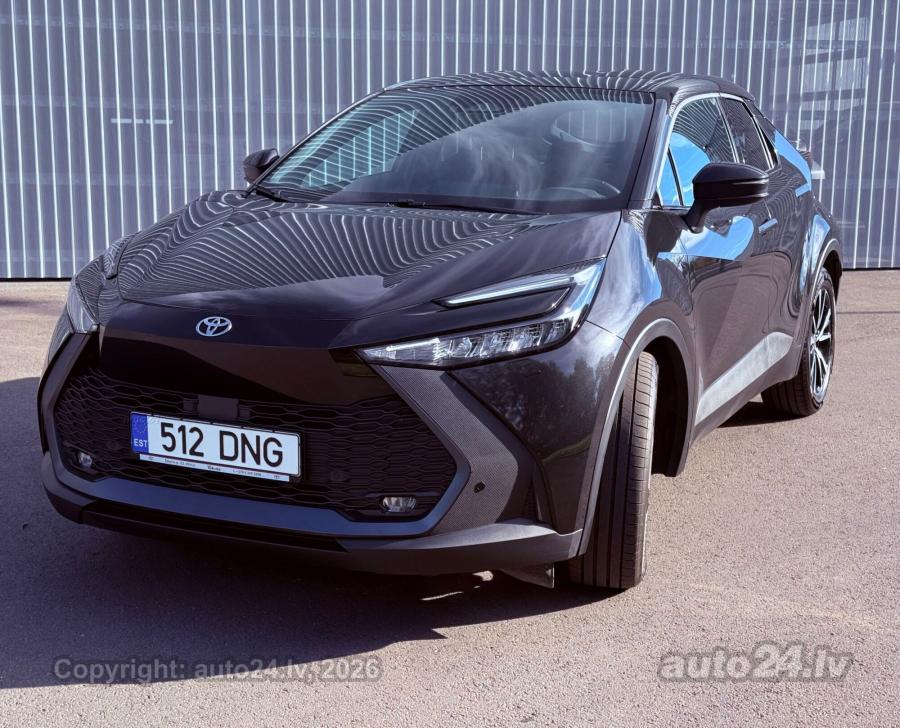 Melns Toyota C-HR 2025 Tallina, ar dzinēja tilpumu 1.80 L un nobraukumu 24 tūkst. km par 28900 €, foto 3 vietnē AUTOMOTO.COM.LV
