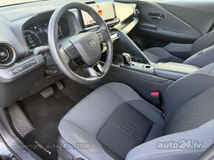 Melns Toyota C-HR 2025 Tallina, ar dzinēja tilpumu 1.80 L un nobraukumu 24 tūkst. km par 28900 €, foto 6 vietnē AUTOMOTO.COM.LV