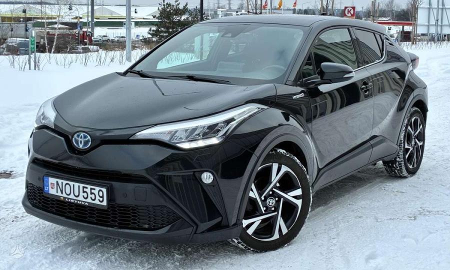 Melns Toyota C-HR 2021 Viļņa, ar dzinēja tilpumu 1.80 L un nobraukumu 125 tūkst. km par 18400 €, foto 1 vietnē AUTOMOTO.COM.LV