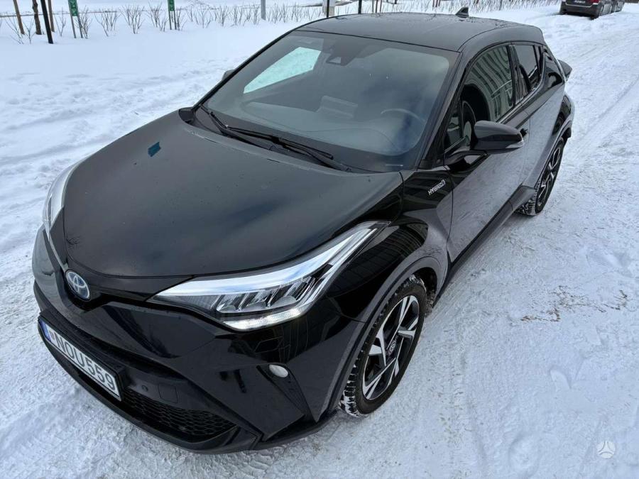 Melns Toyota C-HR 2021 Viļņa, ar dzinēja tilpumu 1.80 L un nobraukumu 125 tūkst. km par 18400 €, foto 4 vietnē AUTOMOTO.COM.LV