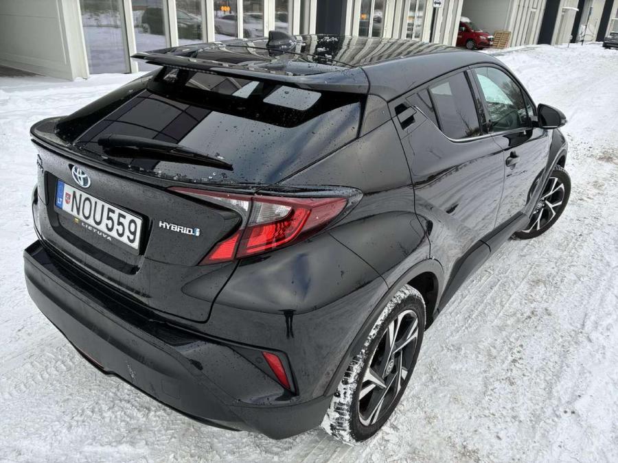 Melns Toyota C-HR 2021 Viļņa, ar dzinēja tilpumu 1.80 L un nobraukumu 125 tūkst. km par 18400 €, foto 6 vietnē AUTOMOTO.COM.LV