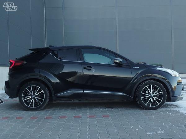Melns Toyota C-HR 2017 Šauļi, ar dzinēja tilpumu 1.80 L un nobraukumu 233 tūkst. km par 14500 €, foto 4 vietnē AUTOMOTO.COM.LV