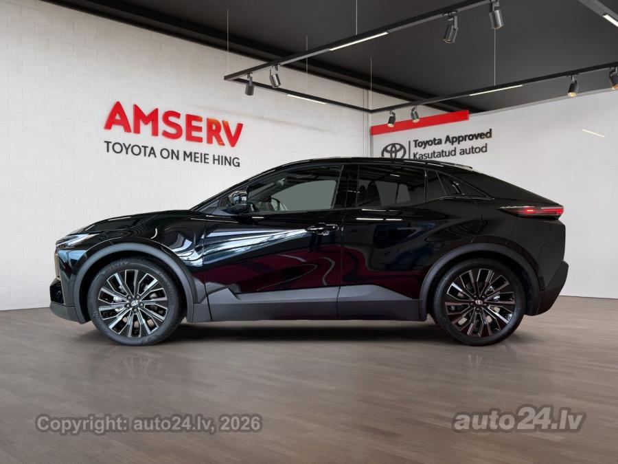 Melns Toyota C-HR 2026 Pērnava, ar dzinēja tilpumu 0.00 L un nobraukumu 8 tūkst. km par 52000 €, foto 4 vietnē AUTOMOTO.COM.LV