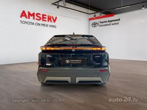 Melns Toyota C-HR 2026 Pērnava, ar dzinēja tilpumu 0.00 L un nobraukumu 8 tūkst. km par 52000 €, foto 5 vietnē AUTOMOTO.COM.LV