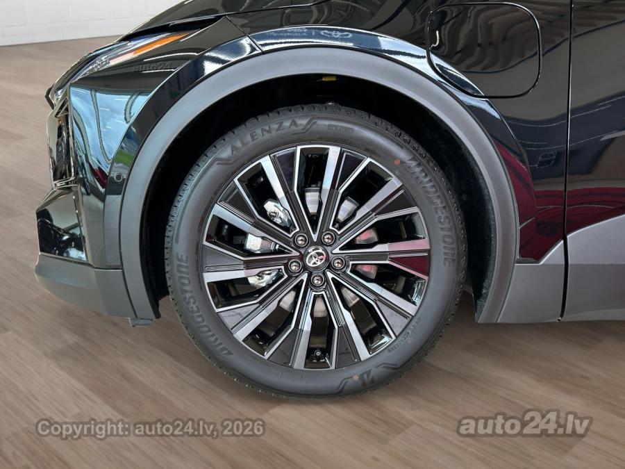 Melns Toyota C-HR 2026 Pērnava, ar dzinēja tilpumu 0.00 L un nobraukumu 8 tūkst. km par 52000 €, foto 16 vietnē AUTOMOTO.COM.LV