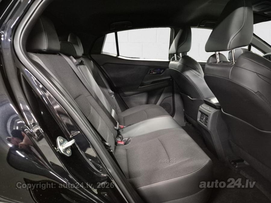 Черный Тойота C-HR 2026 в Таллин, объемом двигателя 0.00 л и пробегом 8 тыс. км за 46490 €, фото 8 на AUTOMOTO.COM.LV