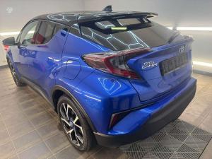 Синий Тойота C-HR 2017 в Вильнюс, объемом двигателя 1.80 л и пробегом 100 тыс. км за 16200 €, фото 4 на AUTOMOTO.COM.LV