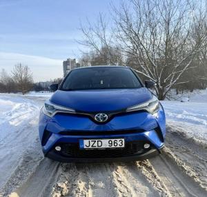 Blue Toyota C-HR 2017 in Vilnius, with an engine capacity of 1.80 L and mileage of 101 thousand km for 16000 €, photo 5 on AUTOMOTO.COM.LV