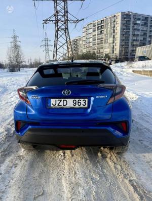 Zils Toyota C-HR 2017 Viļņa, ar dzinēja tilpumu 1.80 L un nobraukumu 101 tūkst. km par 15999 €, foto 5 vietnē AUTOMOTO.COM.LV