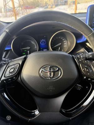 Zils Toyota C-HR 2017 Viļņa, ar dzinēja tilpumu 1.80 L un nobraukumu 101 tūkst. km par 15999 €, foto 12 vietnē AUTOMOTO.COM.LV