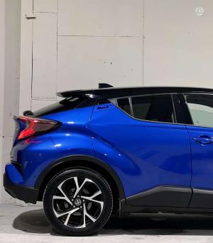 Zils Toyota C-HR 2017 Klaipėda, ar dzinēja tilpumu 1.80 L un nobraukumu 227 tūkst. km par 14999 €, foto 3 vietnē AUTOMOTO.COM.LV
