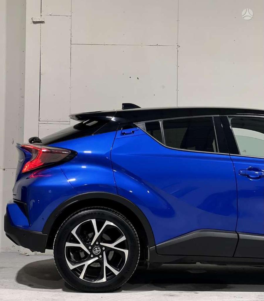 Zils Toyota C-HR 2017 Klaipėda, ar dzinēja tilpumu 1.80 L un nobraukumu 227 tūkst. km par 14999 €, foto 3 vietnē AUTOMOTO.COM.LV