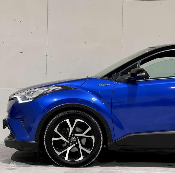 Синий Тойота C-HR 2017 в Клайпеда, объемом двигателя 1.80 л и пробегом 227 тыс. км за 14999 €, фото 8 на AUTOMOTO.COM.LV