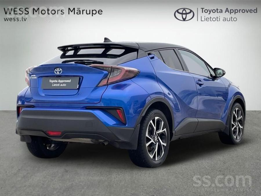 Blue Toyota C-HR 2017 in Riga, with an engine capacity of 1.20 L and mileage of 85 thousand km for 16990 €, photo 3 on AUTOMOTO.COM.LV