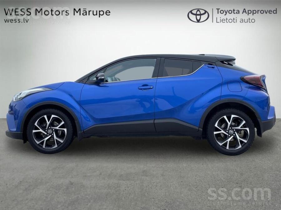 Blue Toyota C-HR 2017 in Riga, with an engine capacity of 1.20 L and mileage of 85 thousand km for 16990 €, photo 4 on AUTOMOTO.COM.LV
