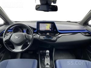 Blue Toyota C-HR 2017 in Riga, with an engine capacity of 1.20 L and mileage of 85 thousand km for 16990 €, photo 9 on AUTOMOTO.COM.LV