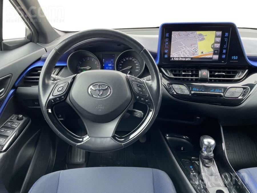 Blue Toyota C-HR 2017 in Riga, with an engine capacity of 1.20 L and mileage of 85 thousand km for 16990 €, photo 10 on AUTOMOTO.COM.LV